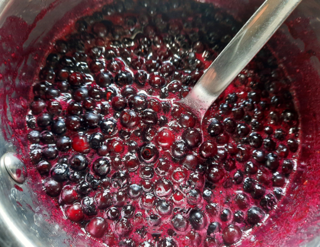 Huckleberry Ice Cream Recipe - Simple Gifts Farmhouse